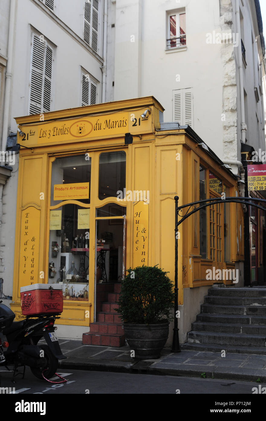 Le marais shop hi-res stock photography and images - Alamy