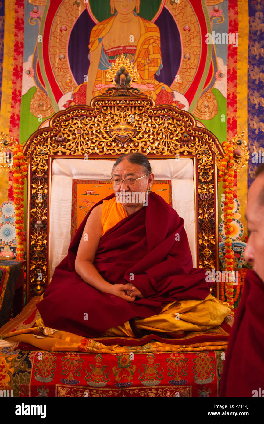 His holiness sakya trizin rinpoche hi-res stock photography and images ...
