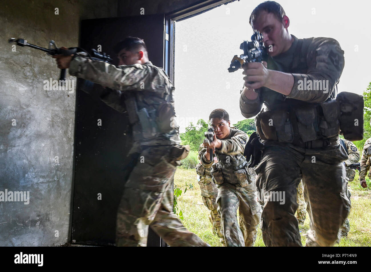U.S. Soldiers, 1st Battalion, 23rd Infantry Regiment, demonstrate ...