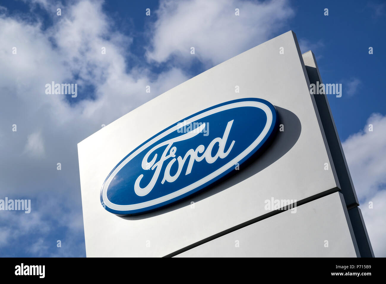 Retail distribution hi-res stock photography and images - Alamy