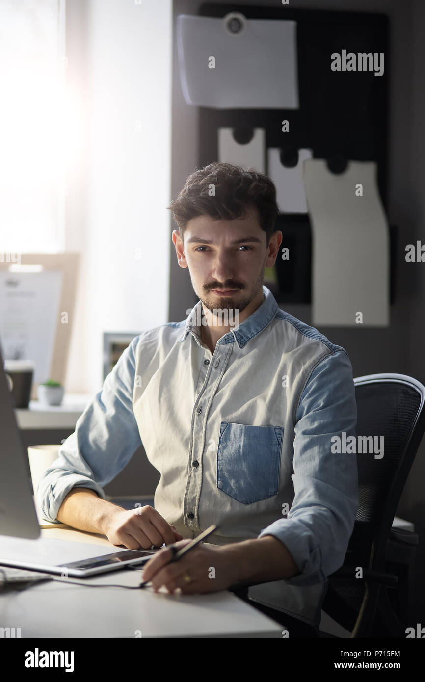 Entrepreneur portrait ideas hi-res stock photography and images - Alamy