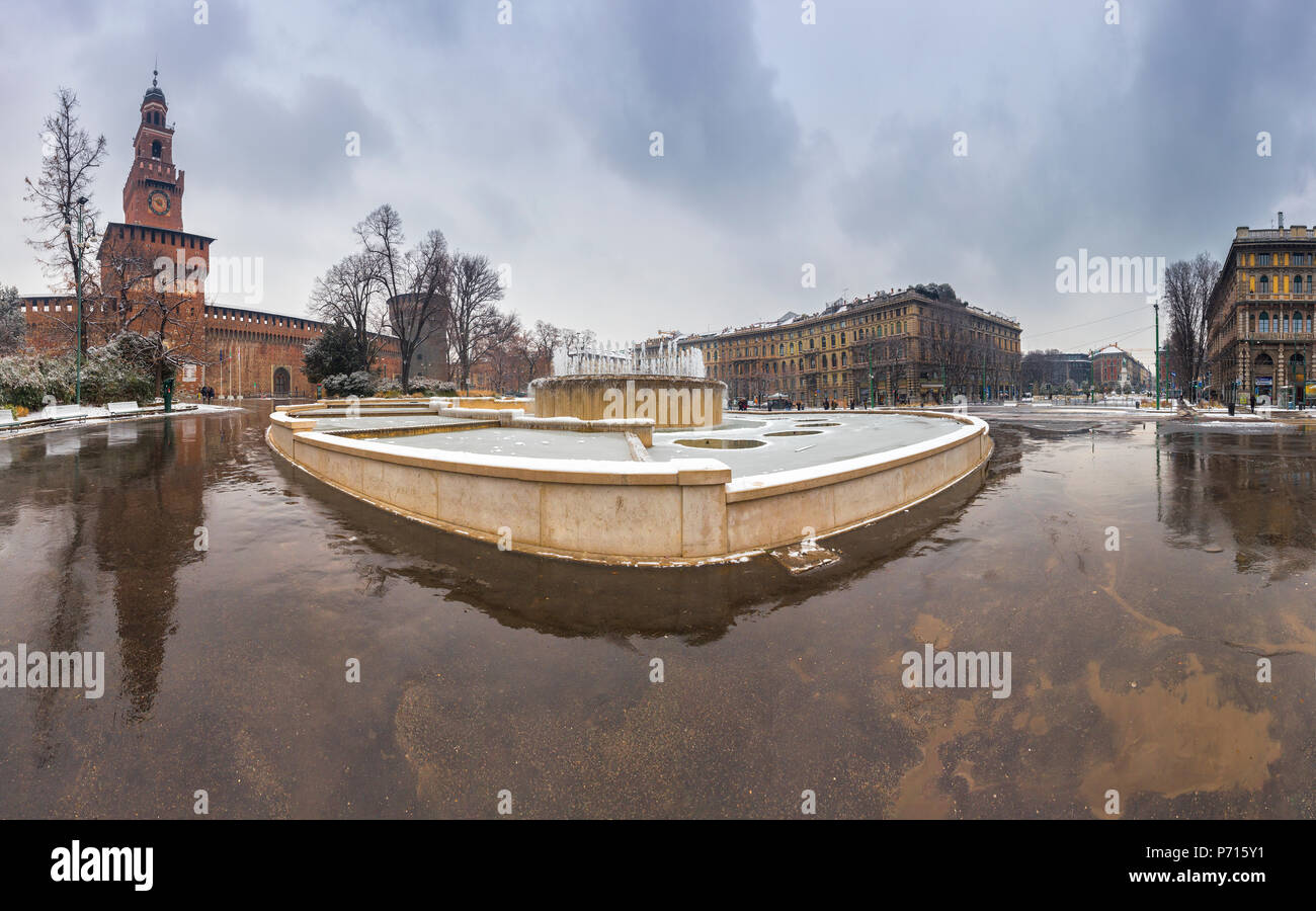 Castello square hi-res stock photography and images - Alamy