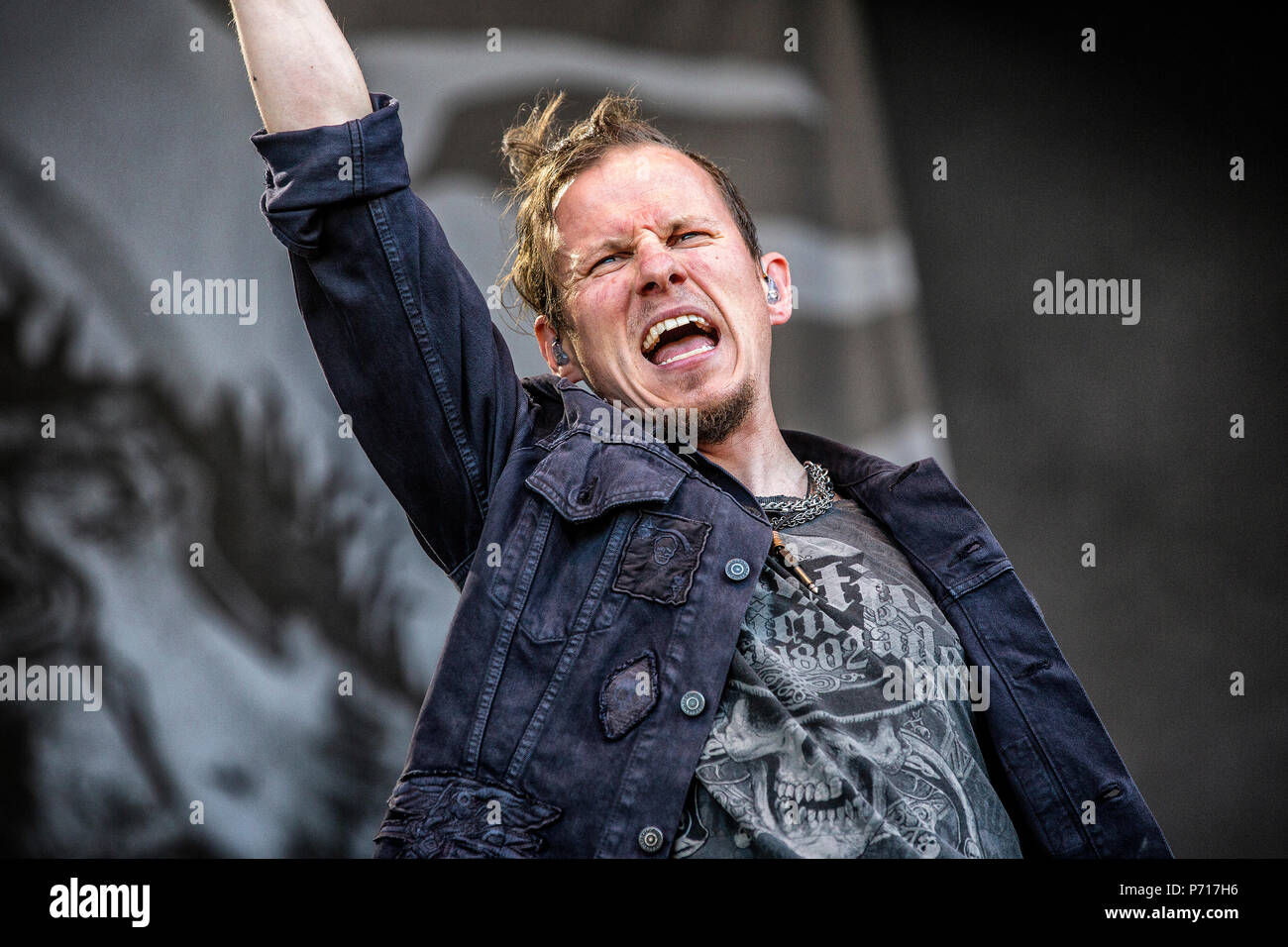 Cyhra band hi-res stock photography and images - Alamy