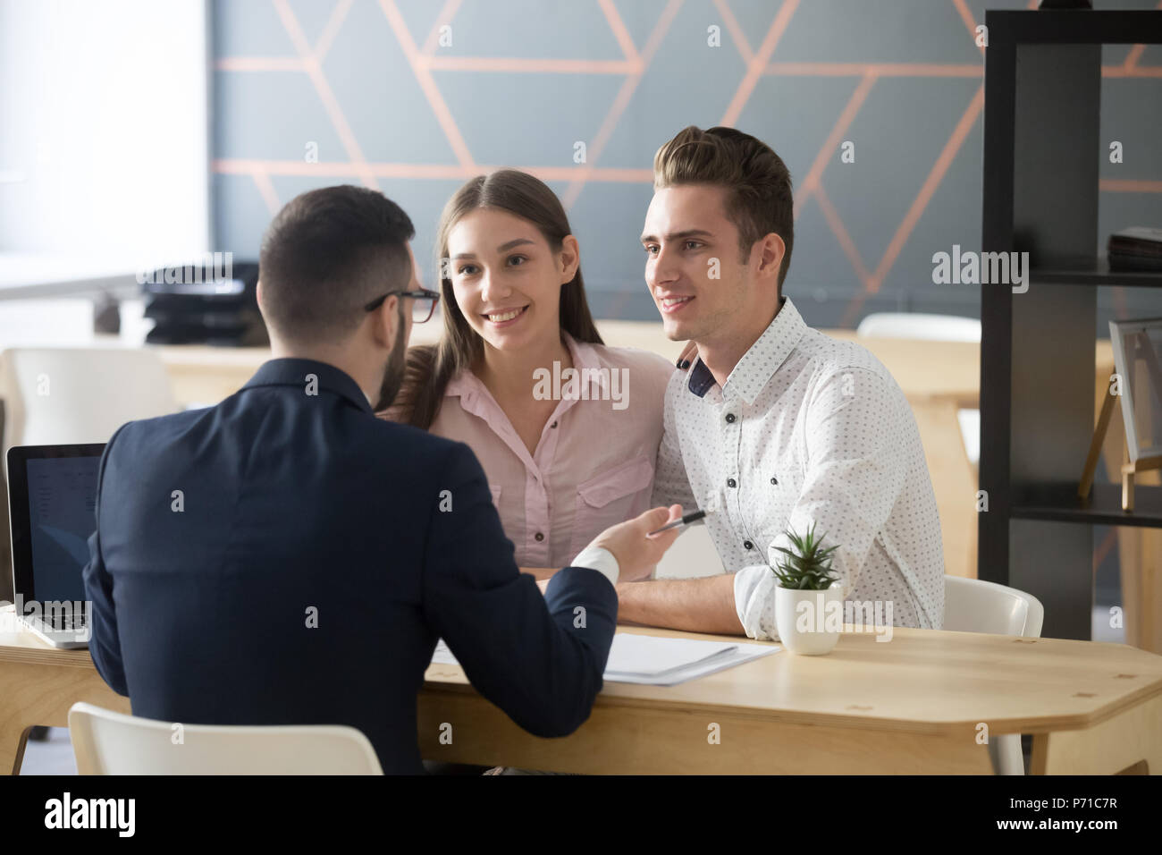Insurance broker office hi-res stock photography and images - Alamy