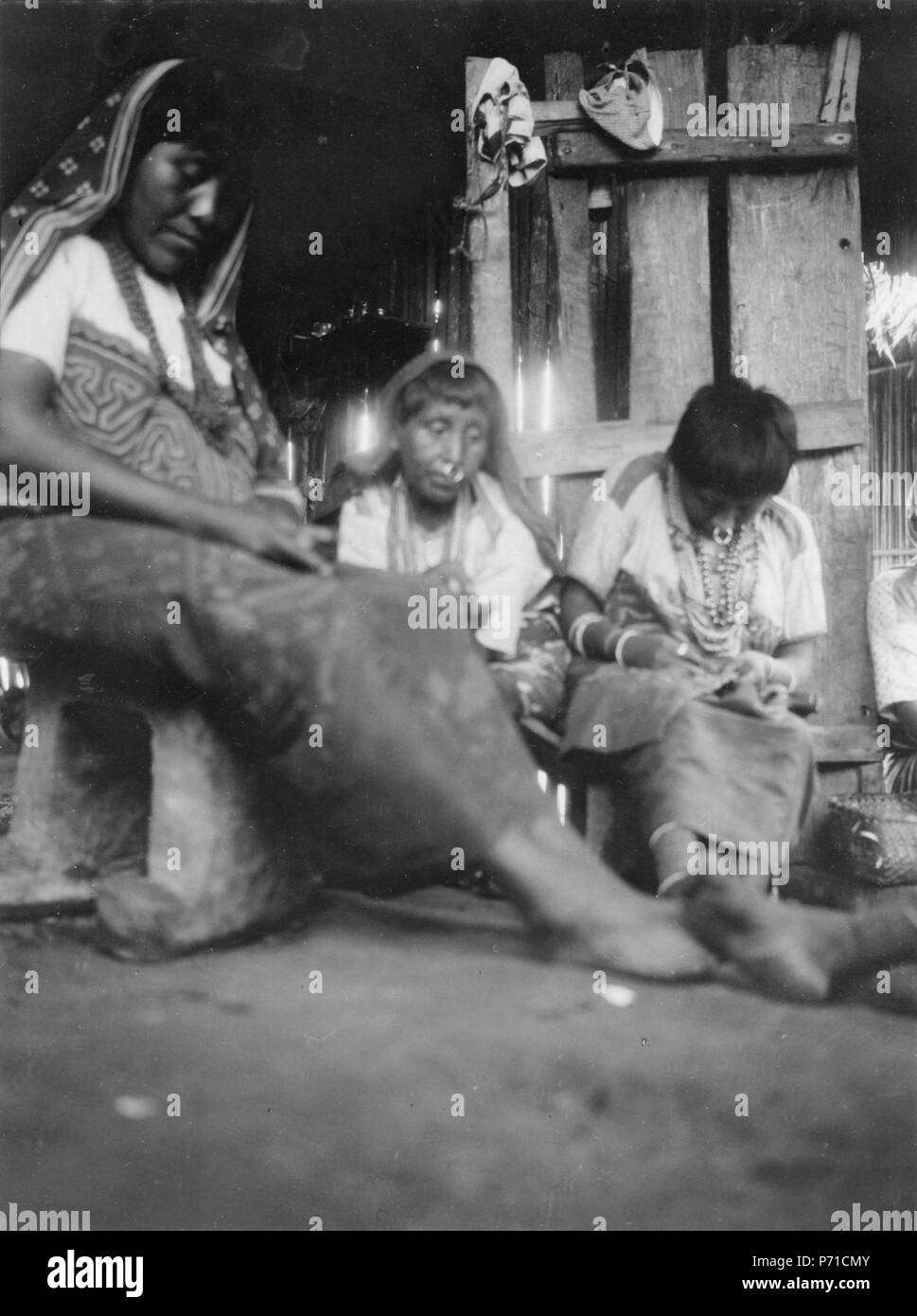 Kuna people colombia hi-res stock photography and images - Alamy