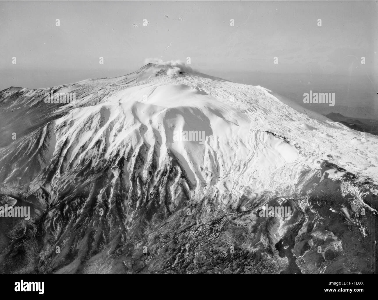 N 41 30 30 Black and White Stock Photos & Images - Alamy