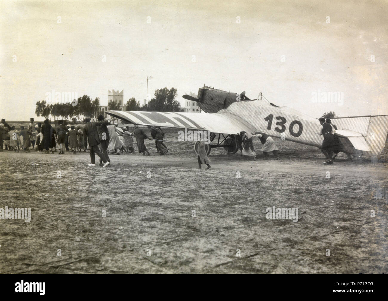 40 ETH-BIB-A 20 auf Flugplatz von Buschehr-Persienflug 1924-1925-LBS ...
