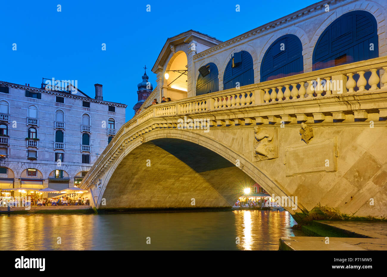 The Rialto Bridge in Venice in the evening Stock Photo - Alamy