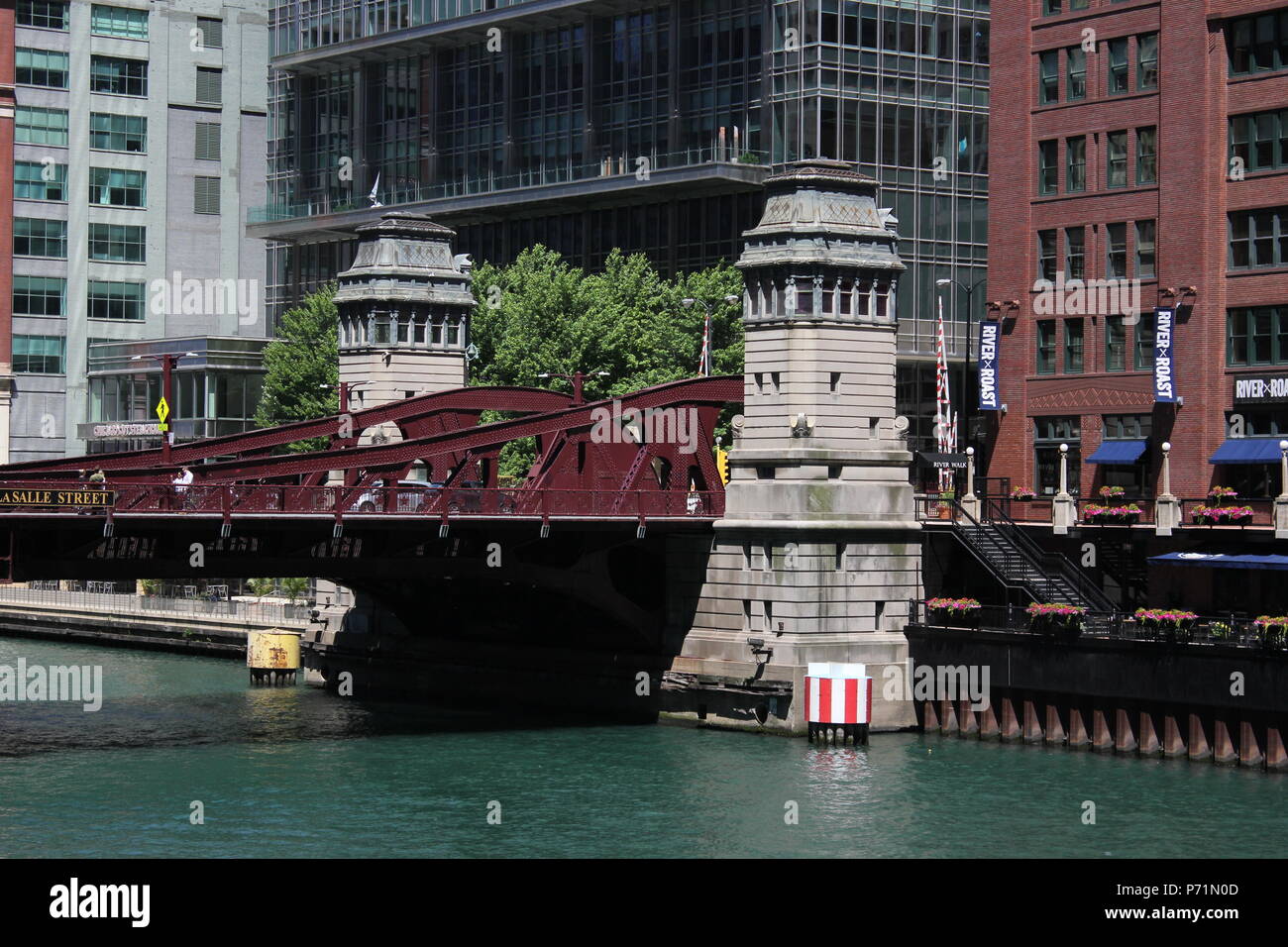 Moveable span bridge hi-res stock photography and images - Alamy