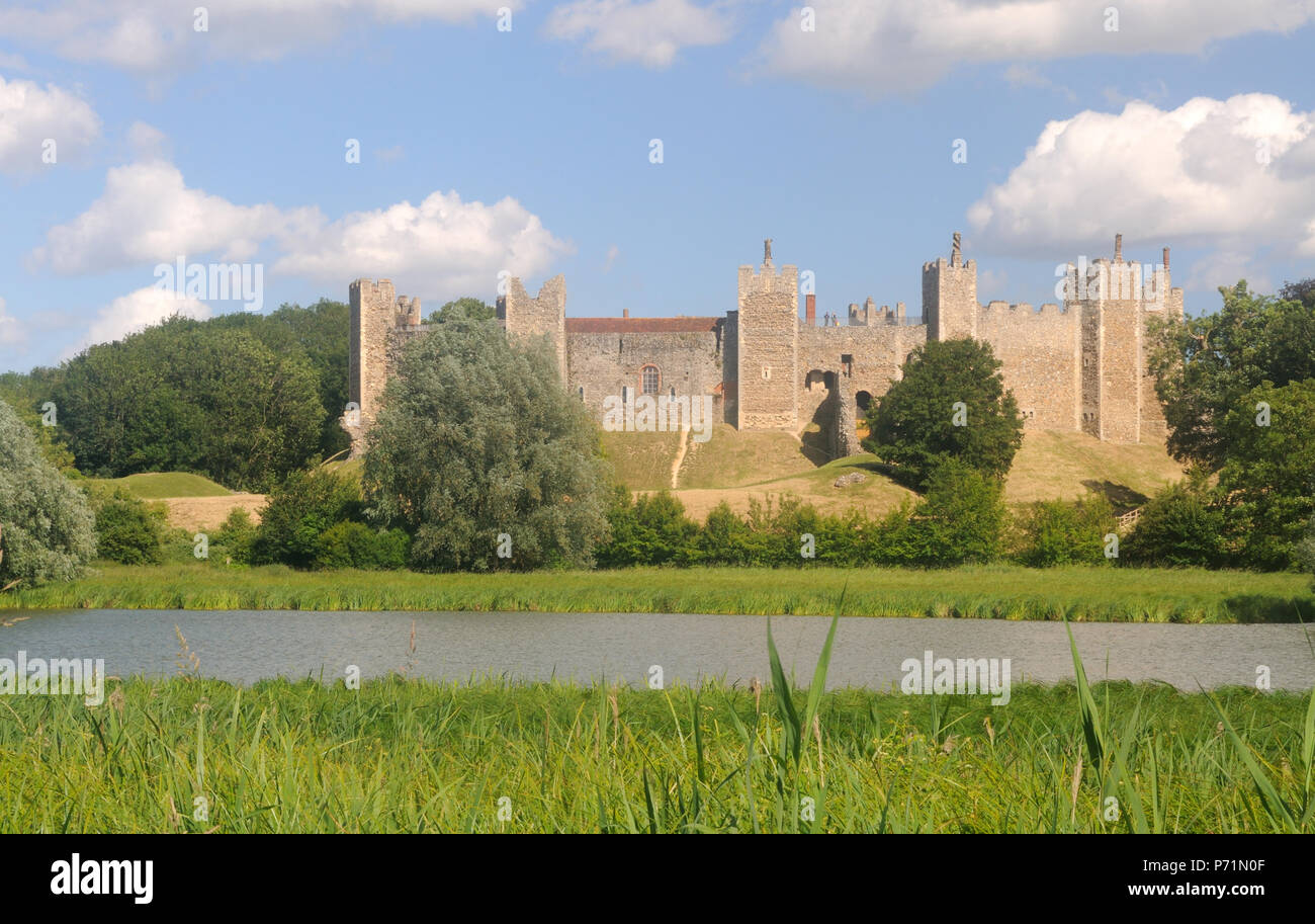 Framlingham castle hi-res stock photography and images - Alamy