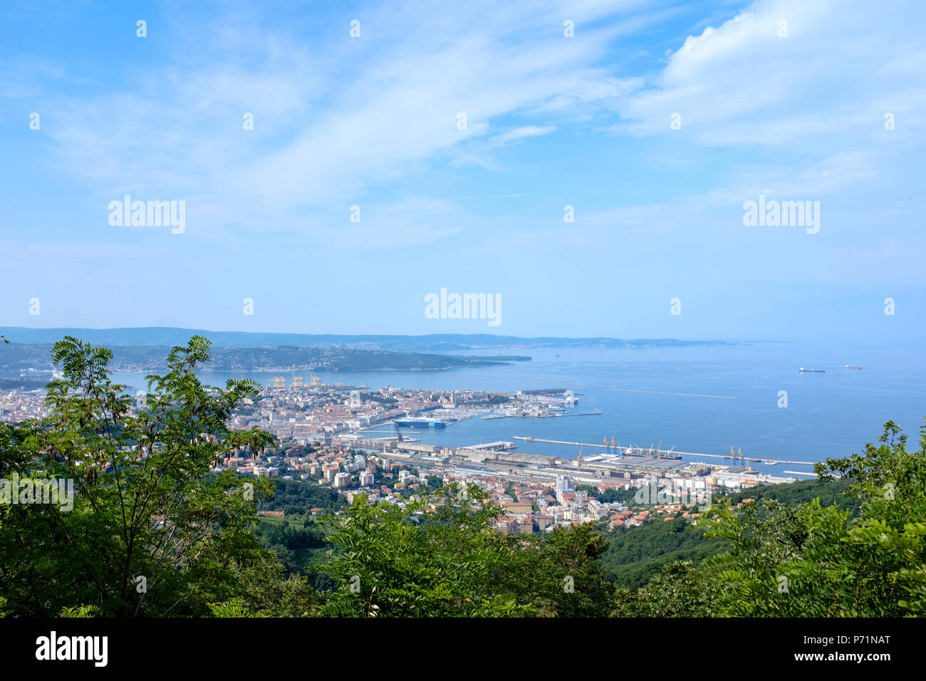 Gulf of trieste sailing hi-res stock photography and images - Alamy