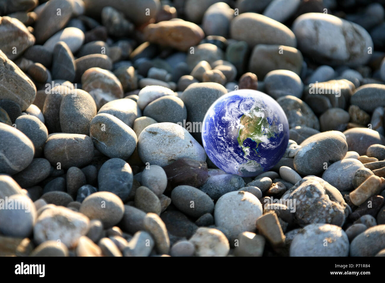 Layered pebbles hi-res stock photography and images - Alamy