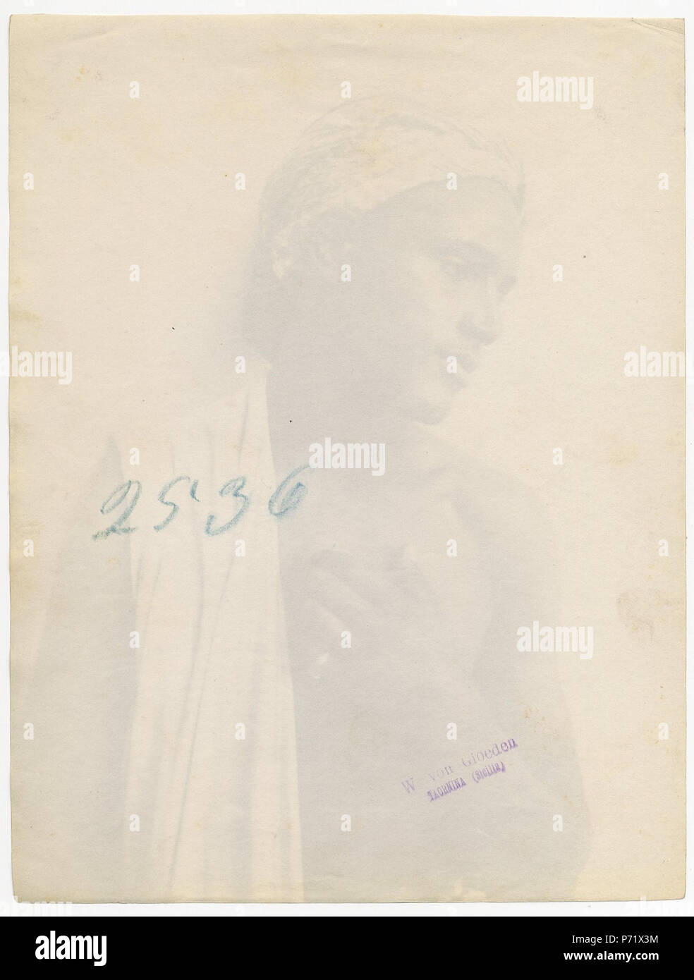 Italiano: Wilhelm von Gloeden (1856–1931), Retro della foto numero 2536 ...