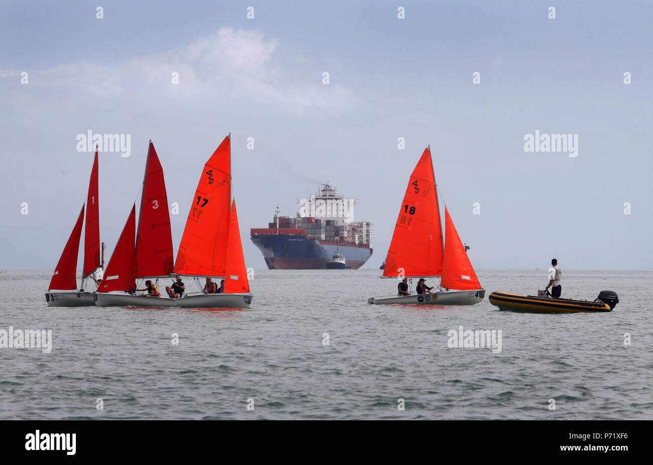 Picture by Tim Cuff 4 February 2018 - The Harrier Hunter navigates The ...