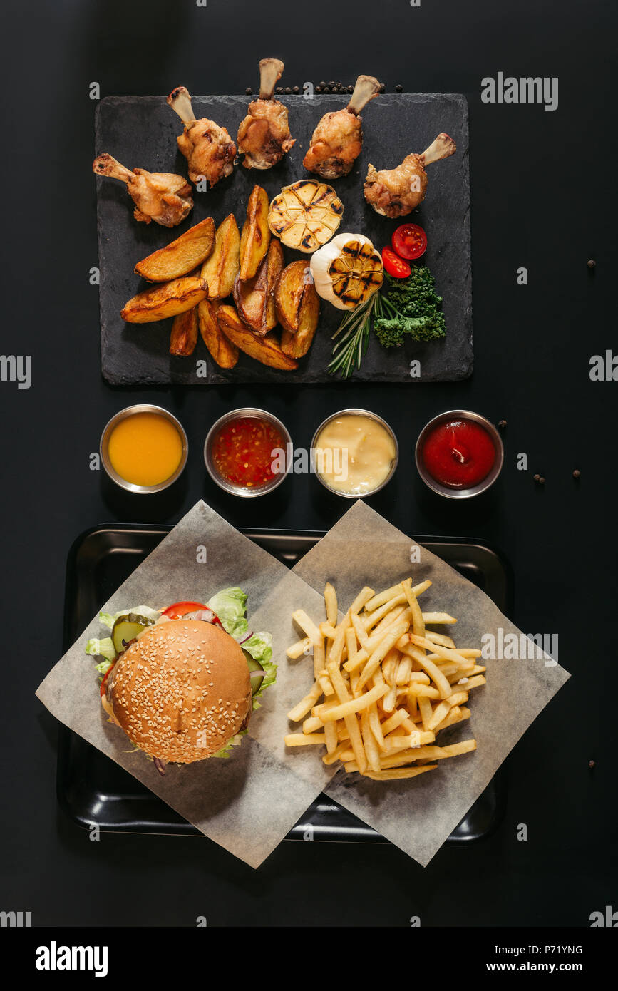 Crispy chicken burger top view hi-res stock photography and images - Alamy