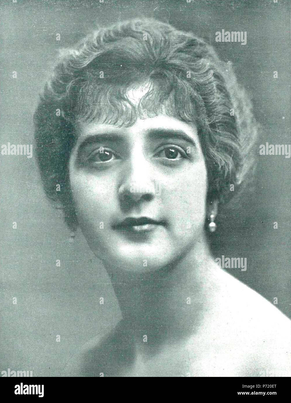 65 Páginas poéticas, de Calvache, La Esfera, 02-10-1915 Stock Photo - Alamy