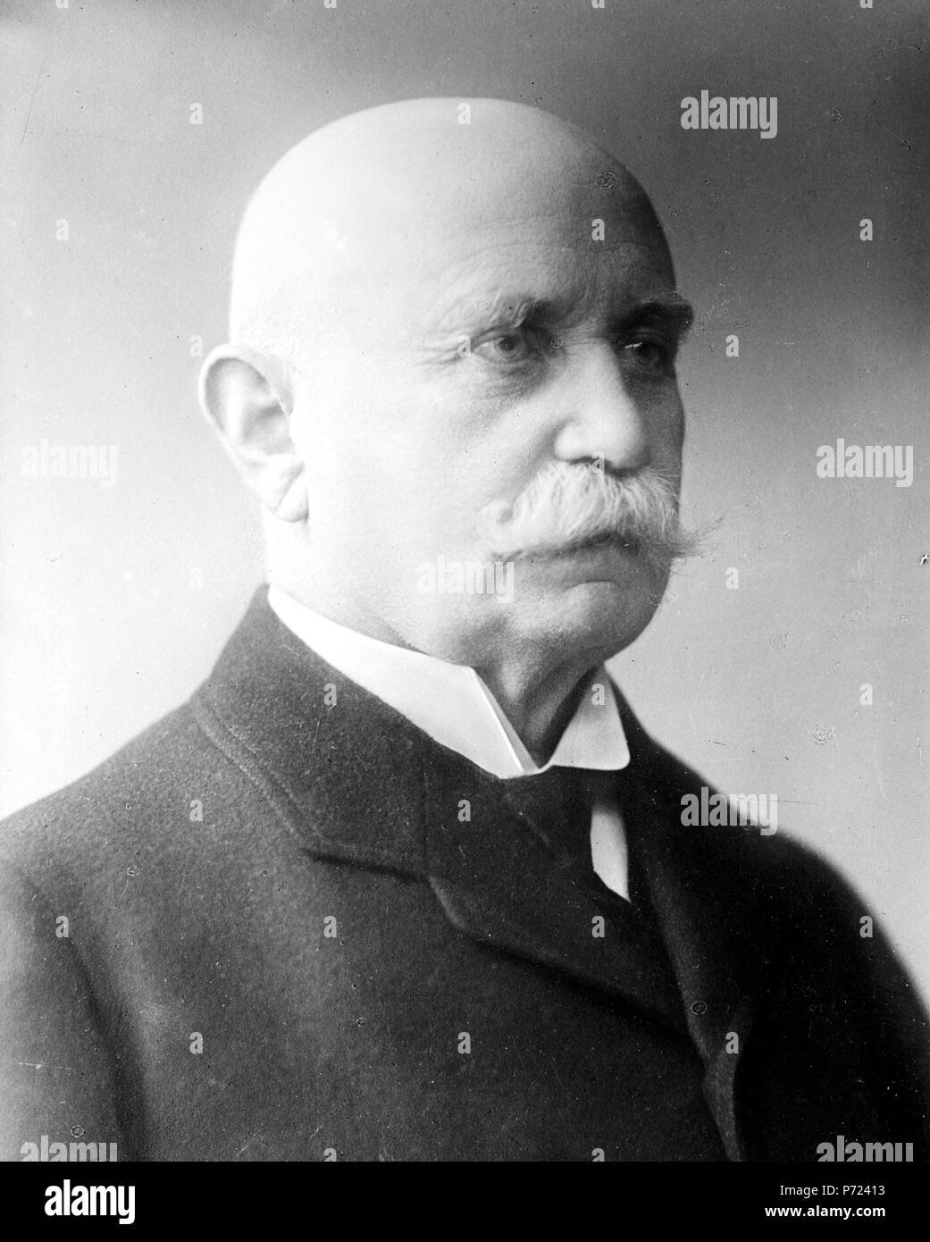 Zeppelin airship company hi-res stock photography and images - Alamy