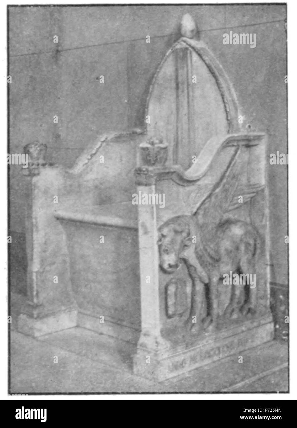 English: Episcopal chair of marble in the sanctuary of Avignon ...