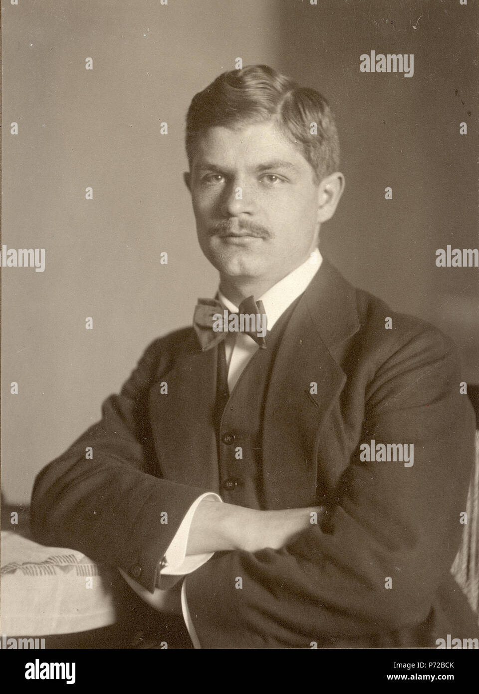 Diserens, Charles (1888–1949). circa 1920 1 Charles Diserens - ETH BIB ...