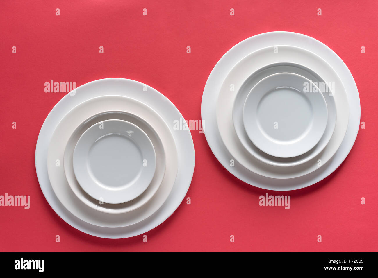 Dinner plates sizes hi-res stock photography and images - Alamy