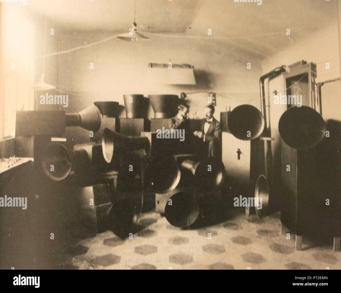 Luigi russolo ugo piatti intonarumori hi-res stock photography and ...