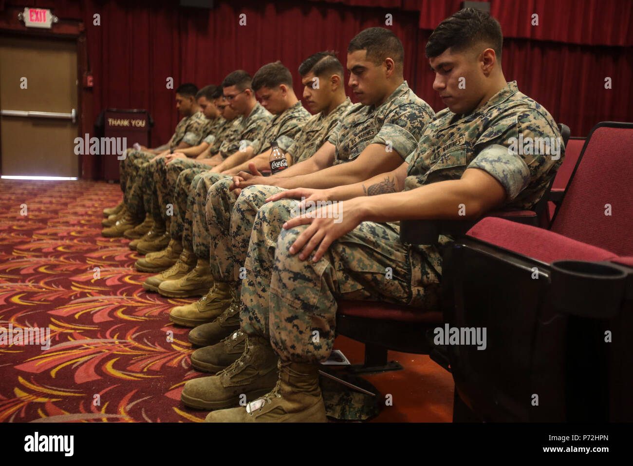 American military graduation ceremony hi-res stock photography and ...