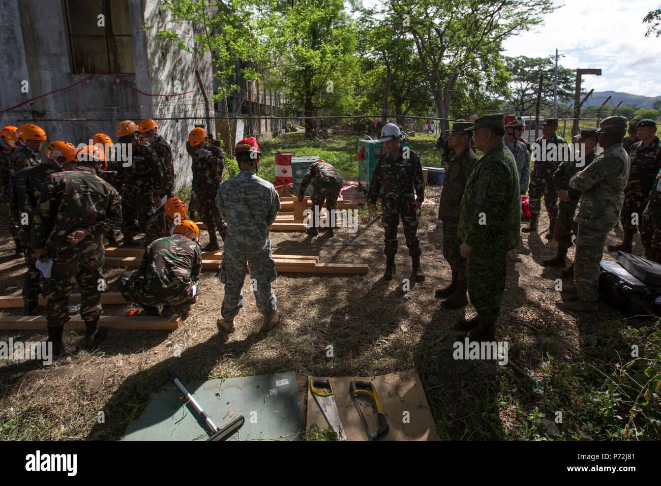 Philippine and U.S. officers observe search and rescue training during ...