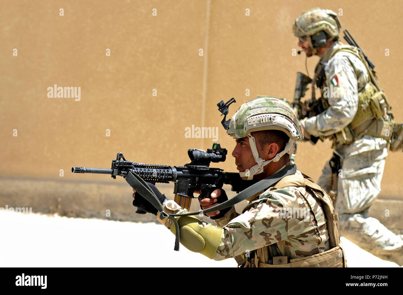 Helicopter extraction hi-res stock photography and images - Alamy