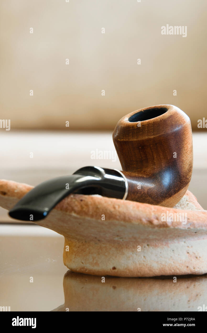 Elegant handmade smoking pipe Stock Photo - Alamy