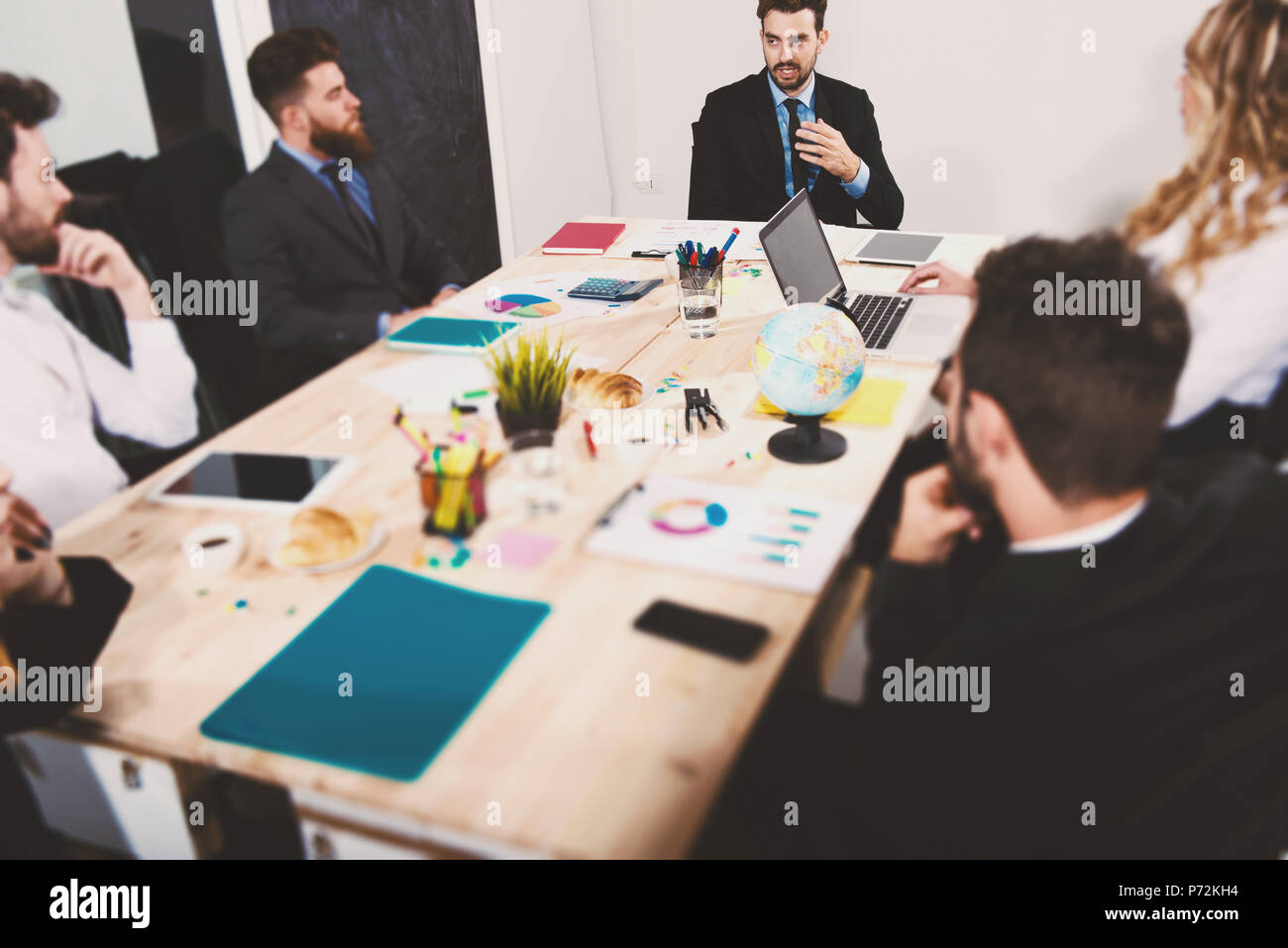 Manager teamwork hi-res stock photography and images - Alamy