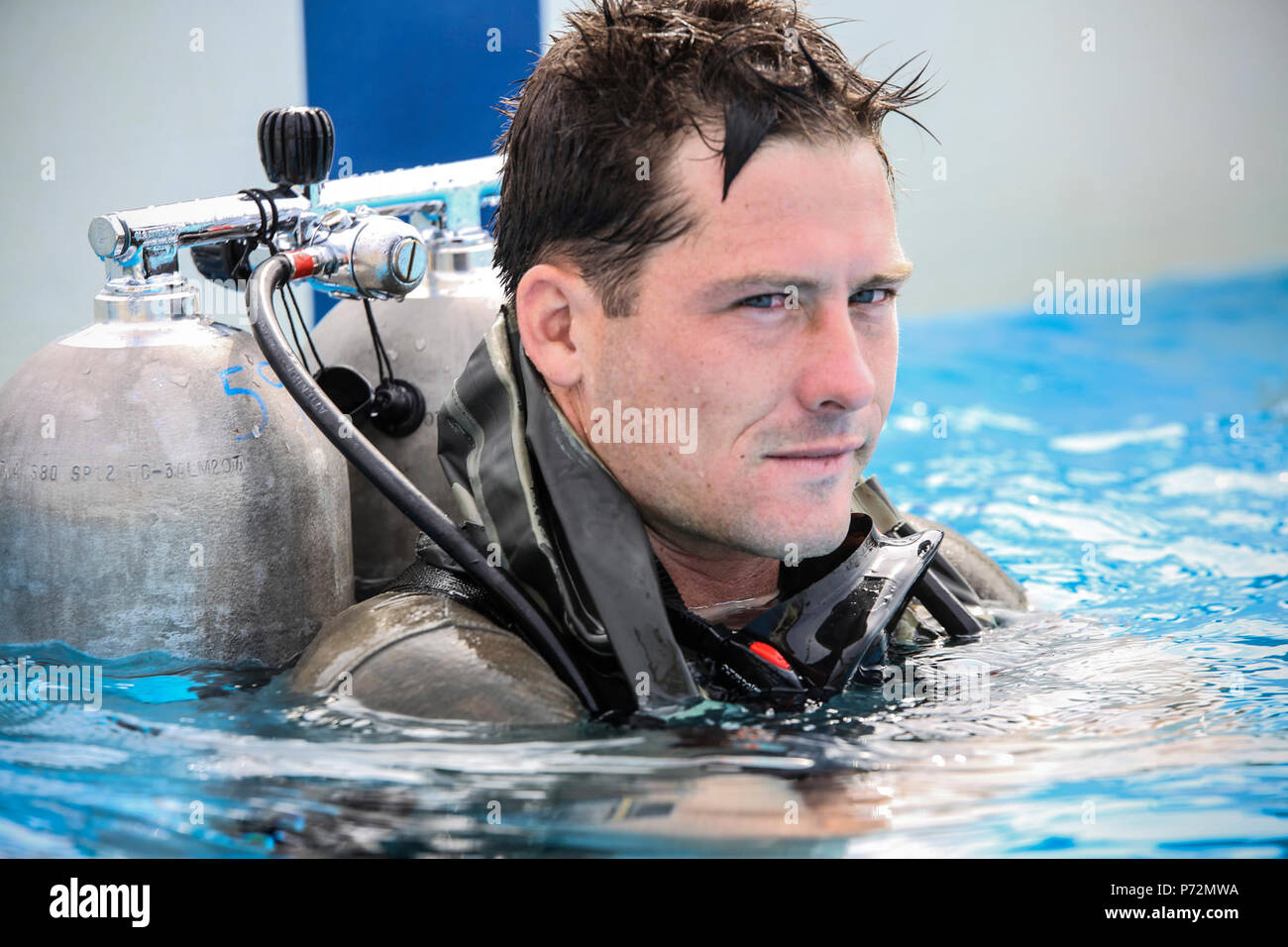Marine combatant divers course hi-res stock photography and images - Alamy