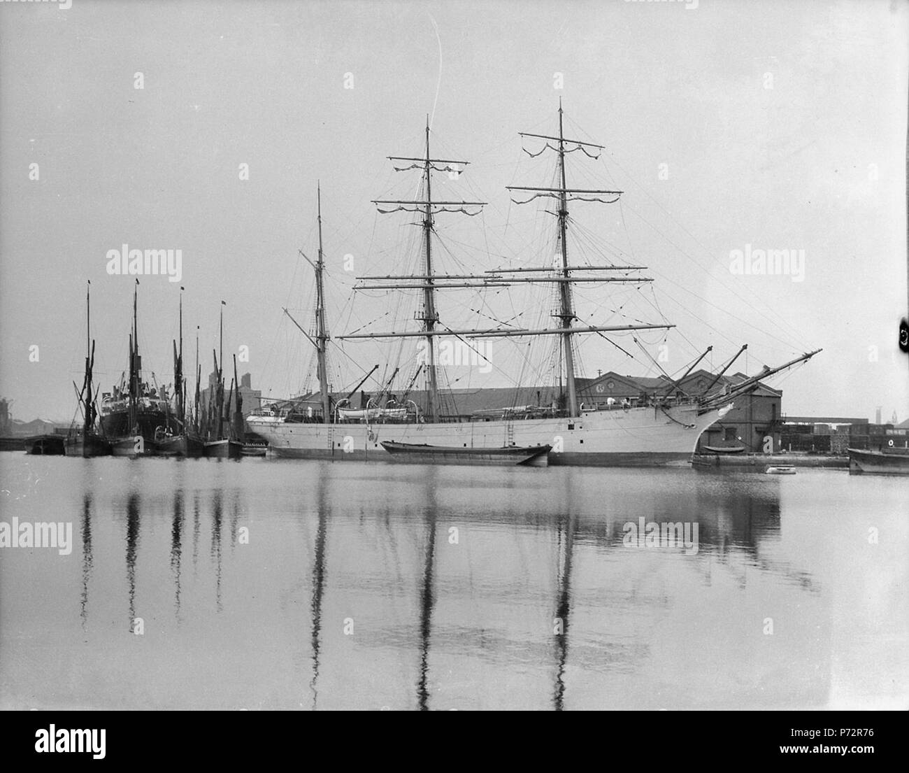 Millwall docks hi-res stock photography and images - Alamy