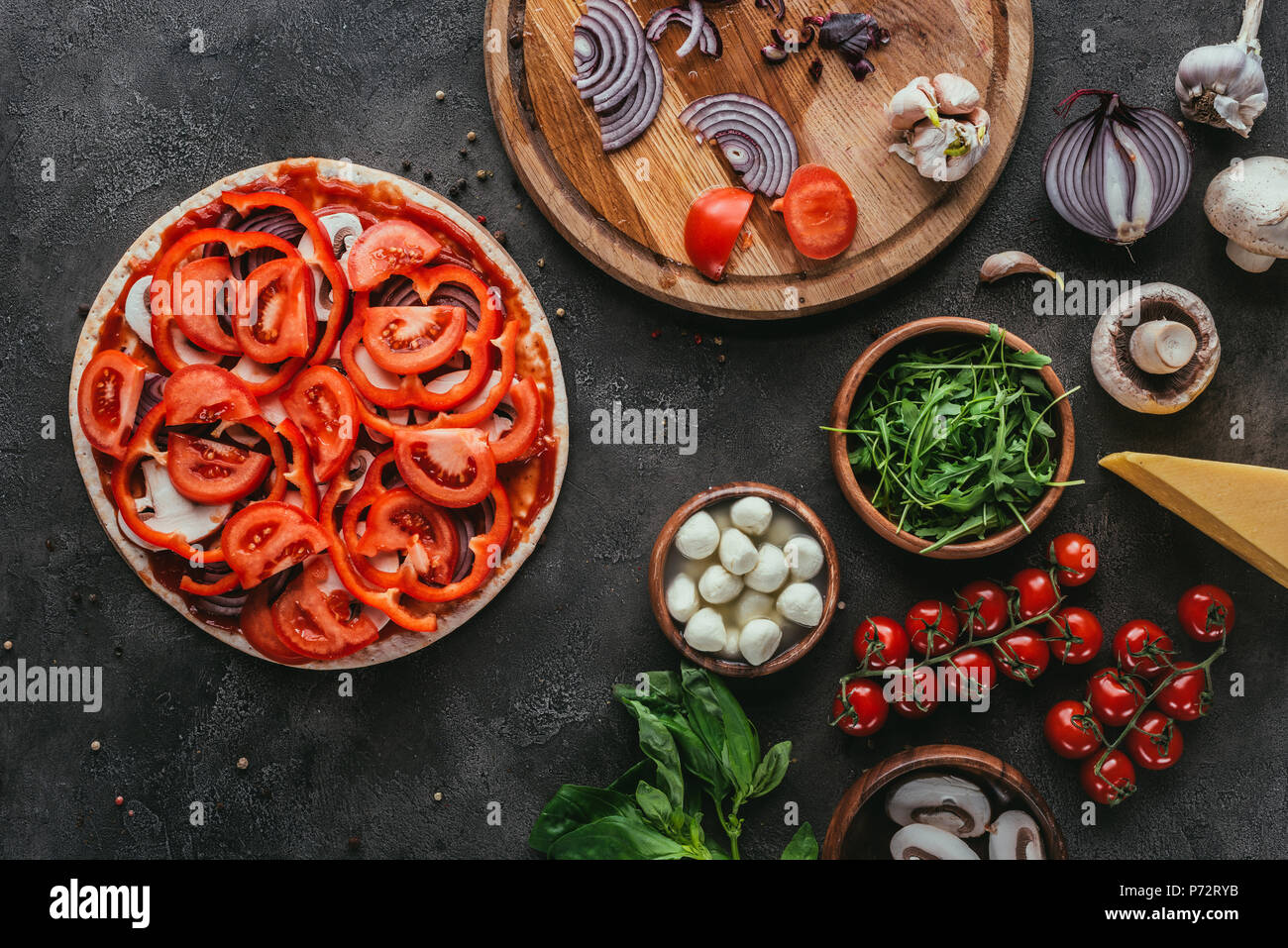 Uncooked pizza hi-res stock photography and images - Alamy