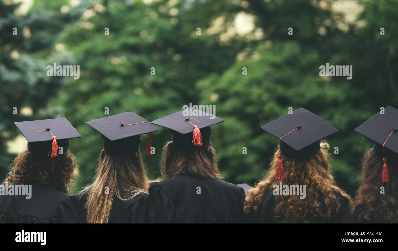 Back view of women graduates hi-res stock photography and images - Alamy