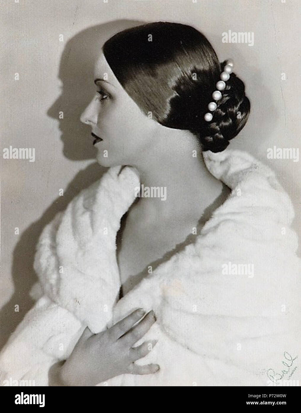 Natacha Rambova . 1920s 12 Natacha Rambova Ball Stock Photo - Alamy