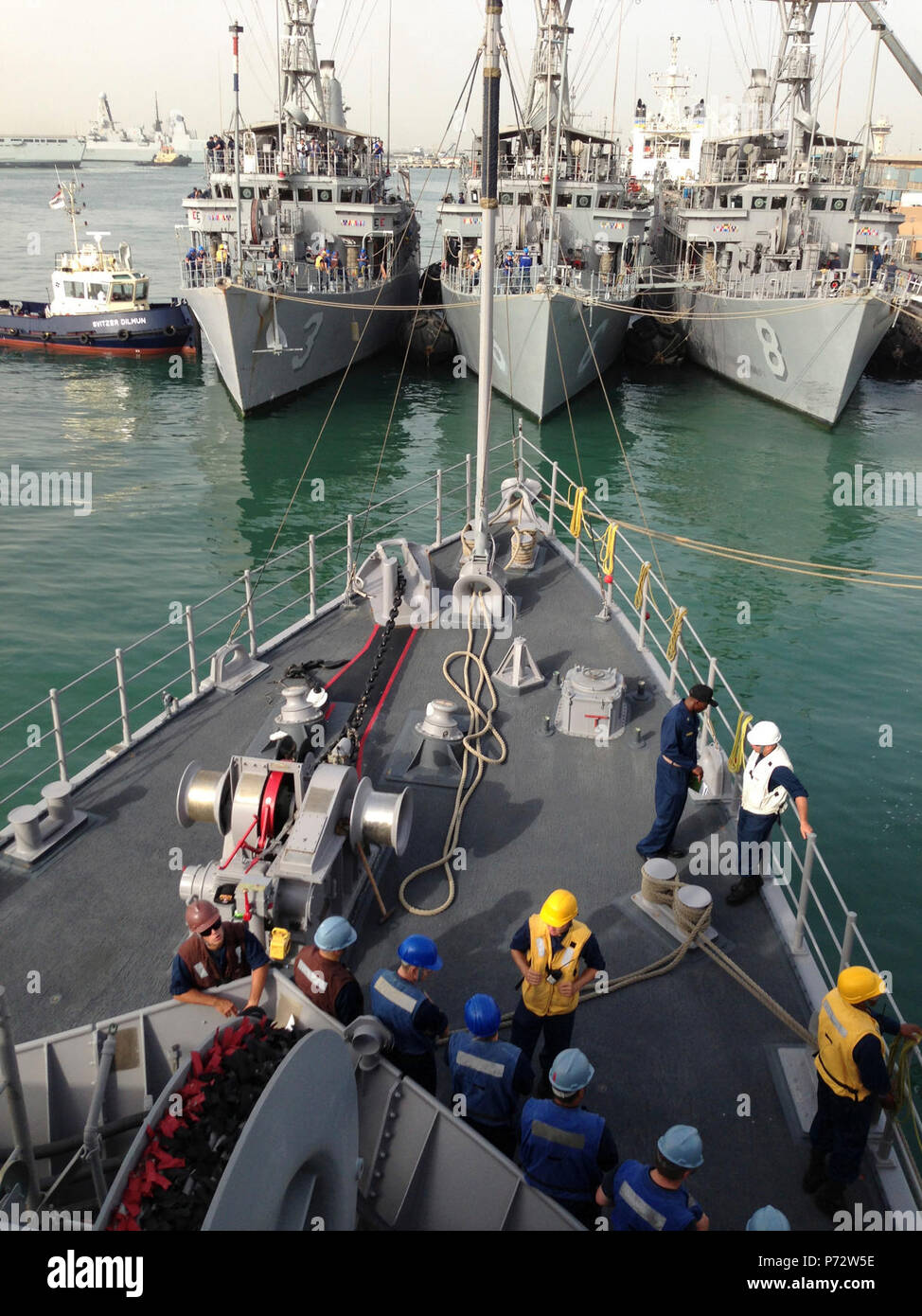 Uss gladiator mcm 11 hi-res stock photography and images - Alamy