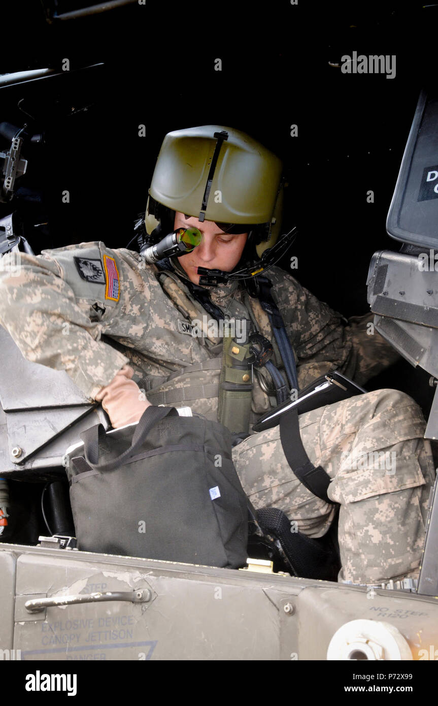 Ah 64 cockpit hi-res stock photography and images - Alamy