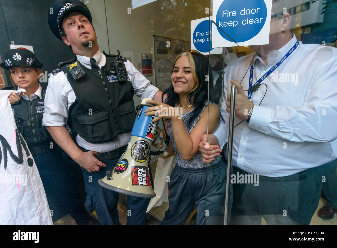 Uk university student open door hi-res stock photography and images - Alamy