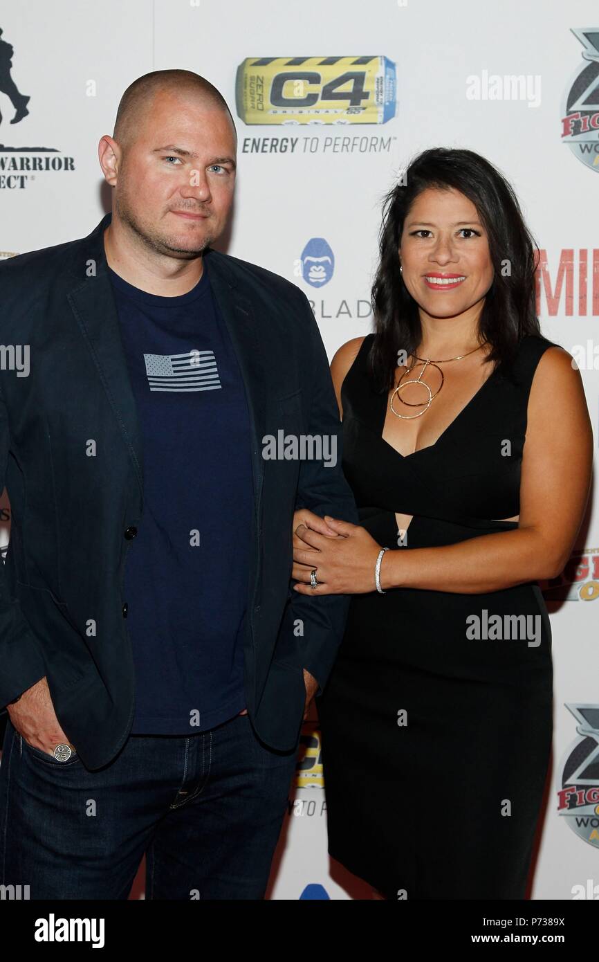 World fighters mma hi-res stock photography and images - Alamy