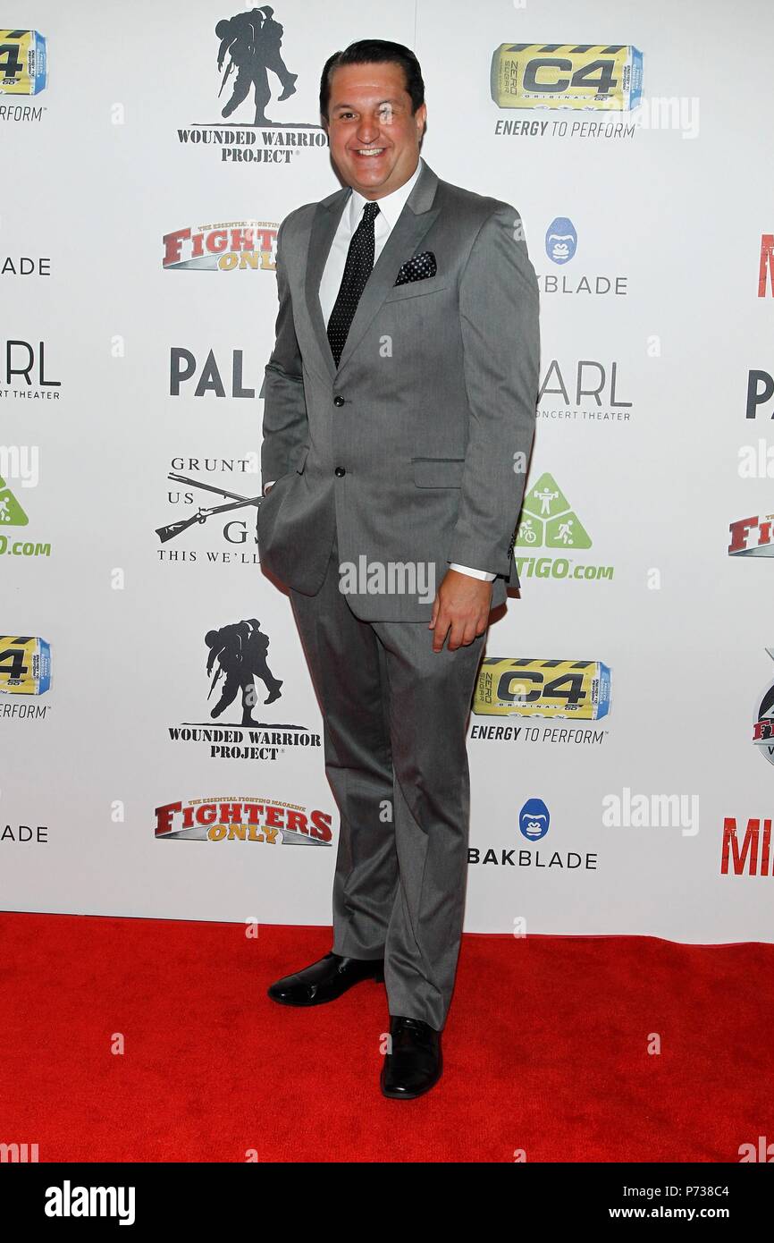 Lefty hi-res stock photography and images - Alamy