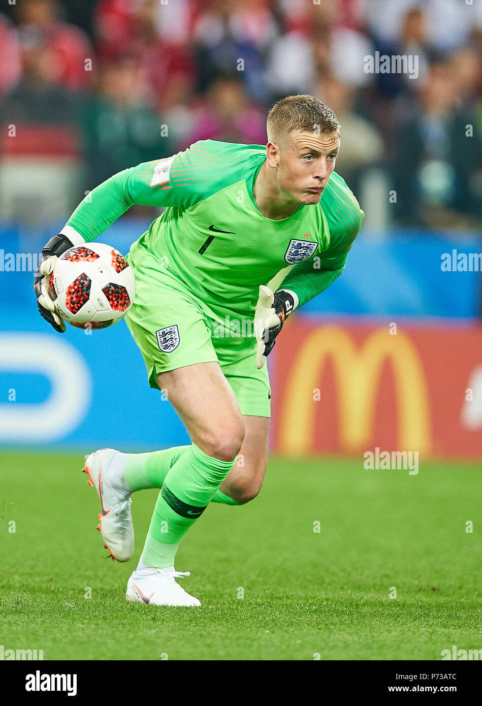 Jordan pickford action hi-res stock photography and images - Alamy