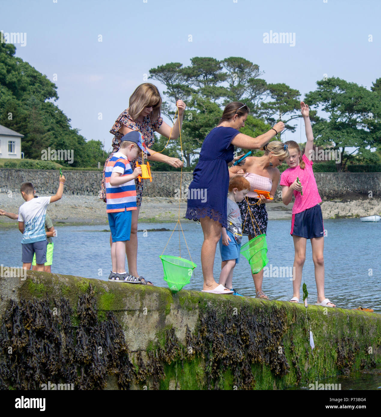 Happy children at the seaside hi-res stock photography and images - Alamy