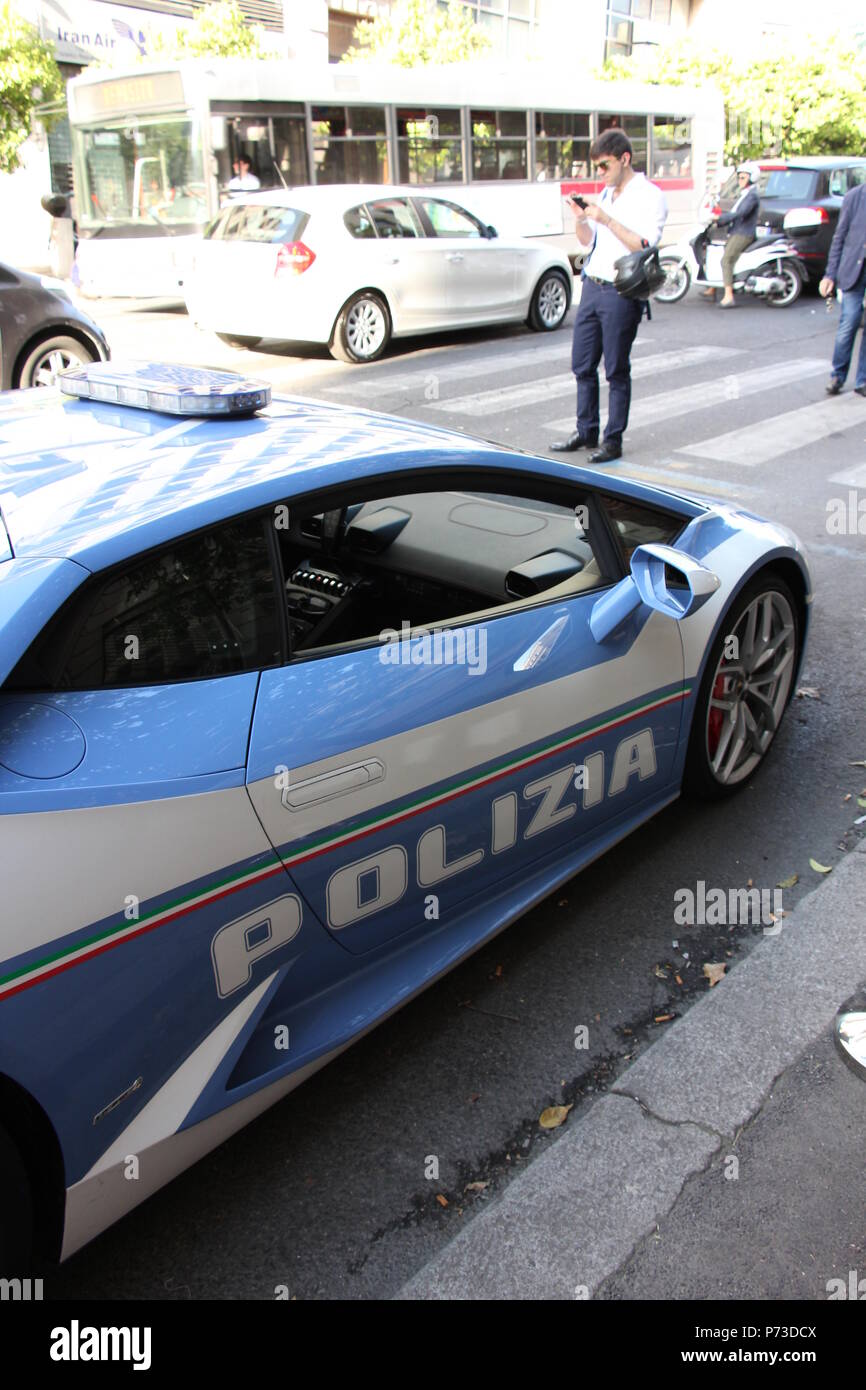 Lamborghini polizia hi-res stock photography and images - Alamy