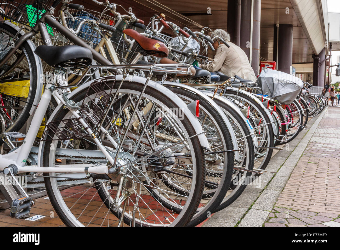 Everyday life japan hi-res stock photography and images - Alamy
