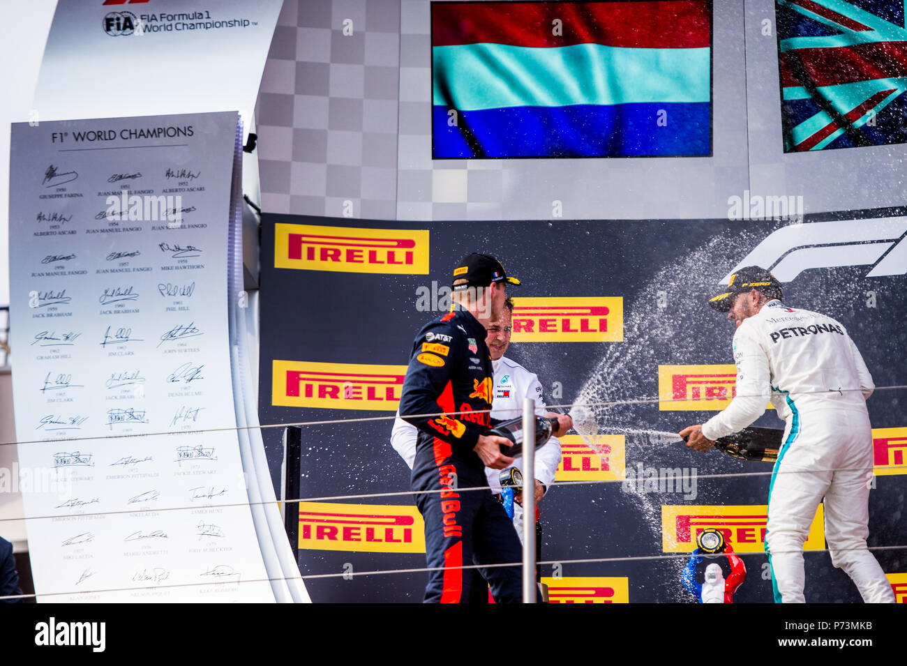 Champagne on podium hi-res stock photography and images - Alamy