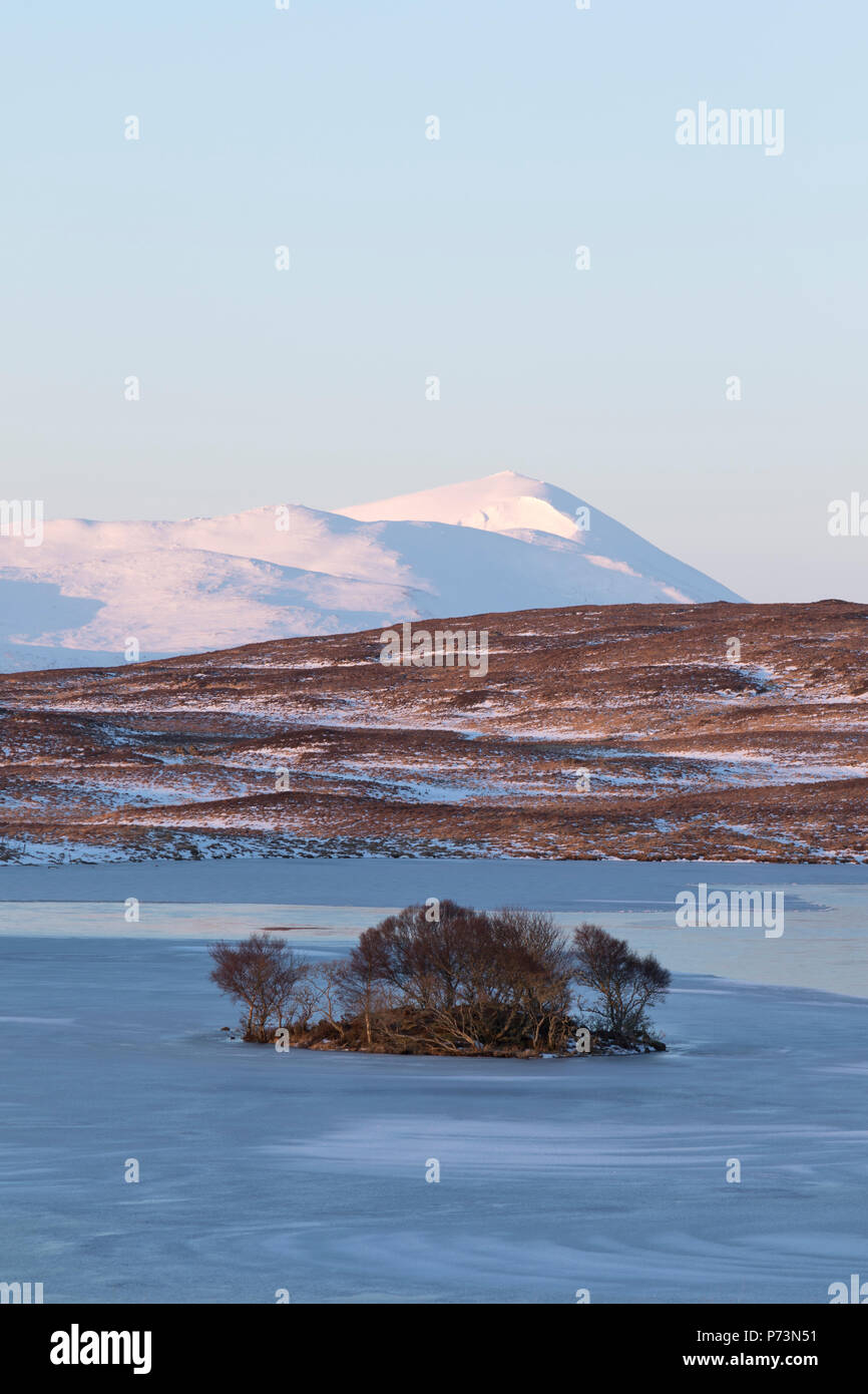 Frozen winter landscape in Sutherland Stock Photo - Alamy