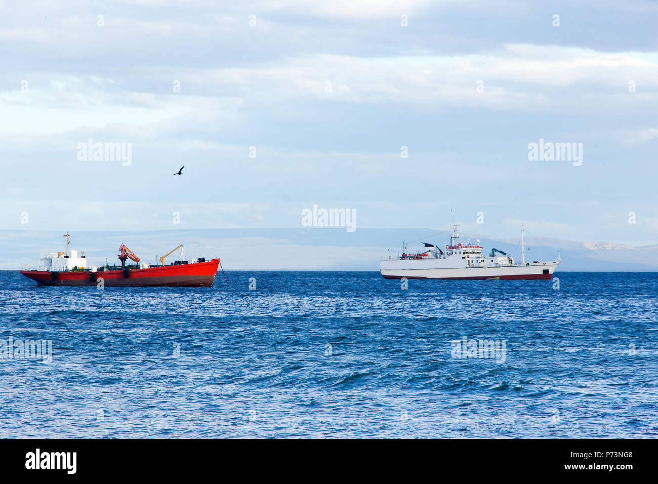 Fishing vessels fisheries in the Pacific ocean Stock Photo - Alamy