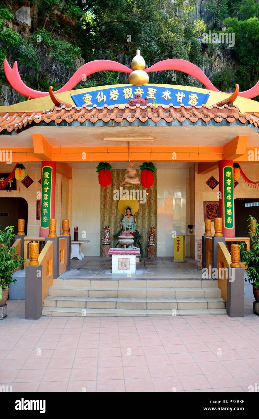 Chinese deity goddess in vestibule at Ling Sen Tong Taoist cave temple ...