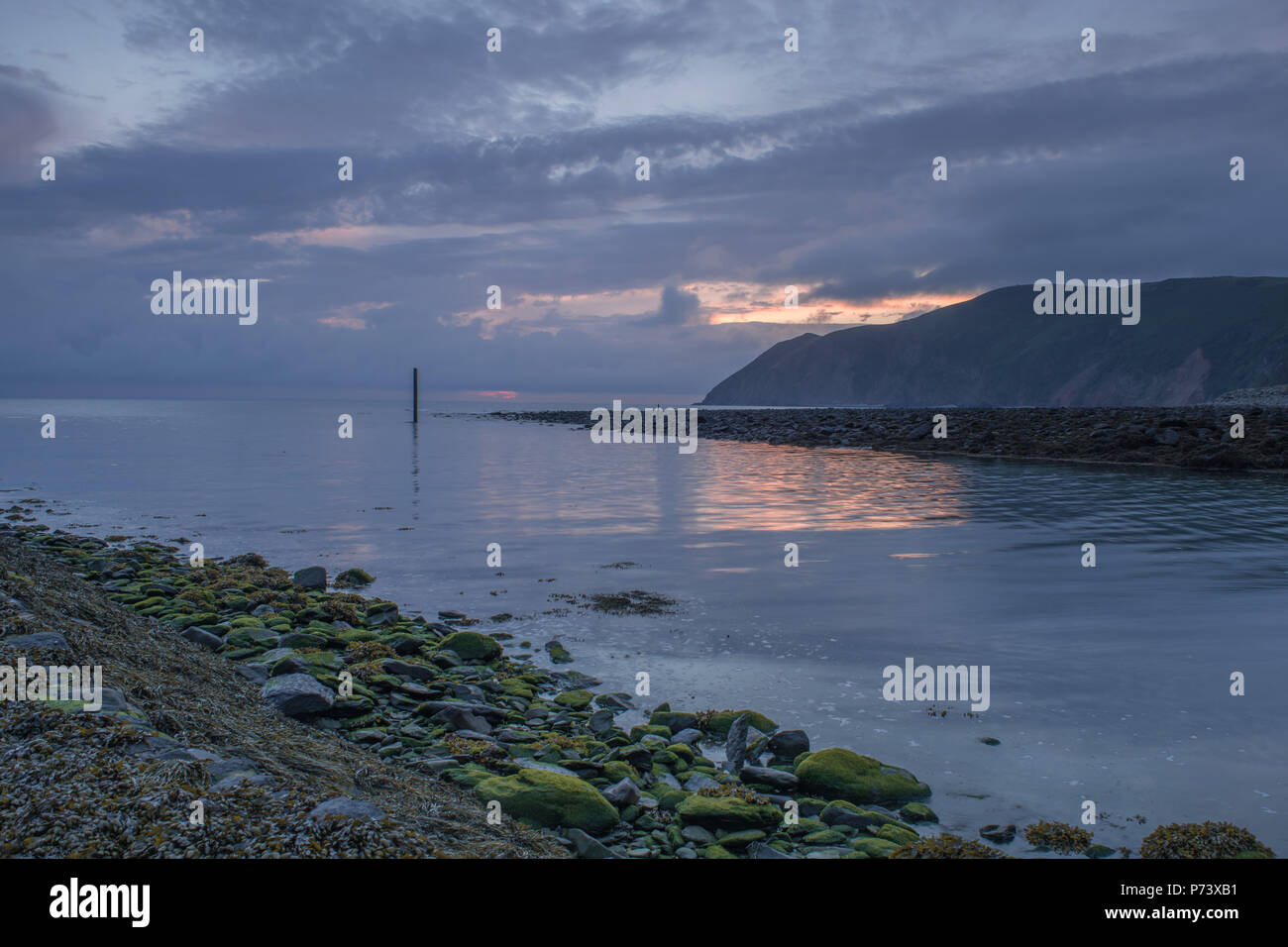 Uk beach seaside summer dawn hi-res stock photography and images - Alamy