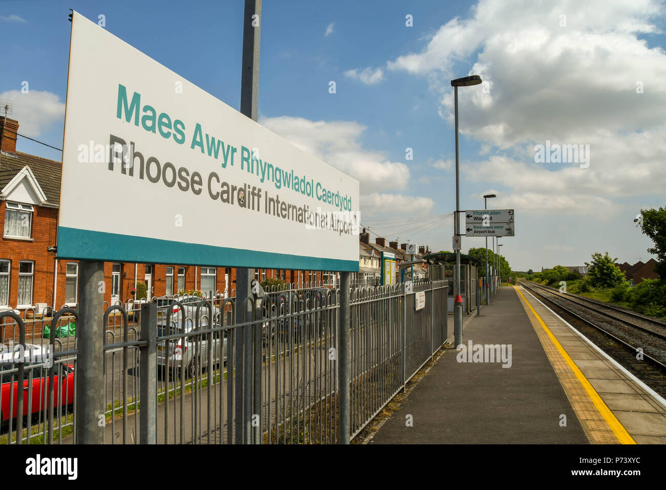 Rhoose railway station hi-res stock photography and images - Alamy